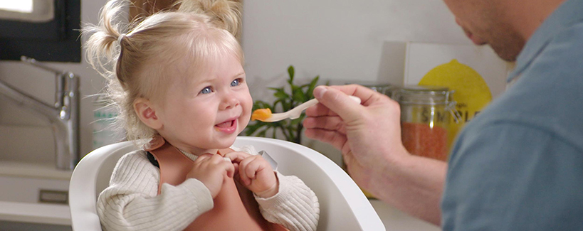 Aké prvé príkrmy jedia deti vo svete? | Mackoviahracky.sk